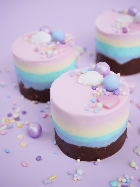 Mini Rainbow Cheesecakes – Super Streusel